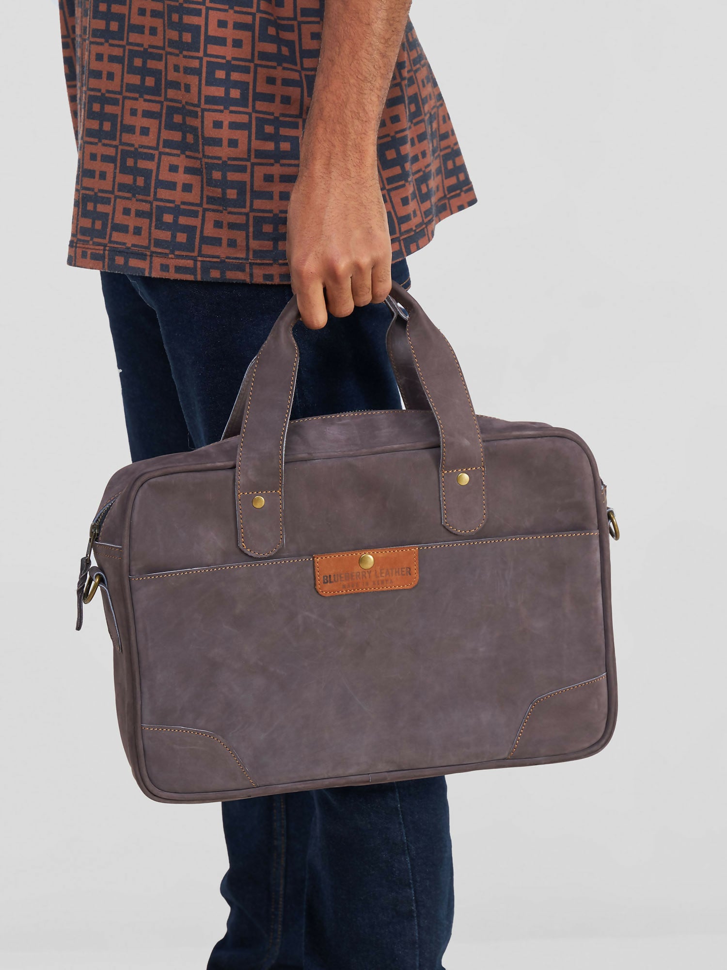 Blueberry Leather Messenger Bag - Black – Shopzetu